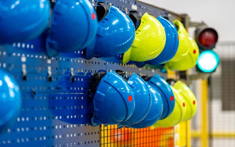 Capacetes De Segurança: Proteção Indispensável Disponível Na Loja De EPI